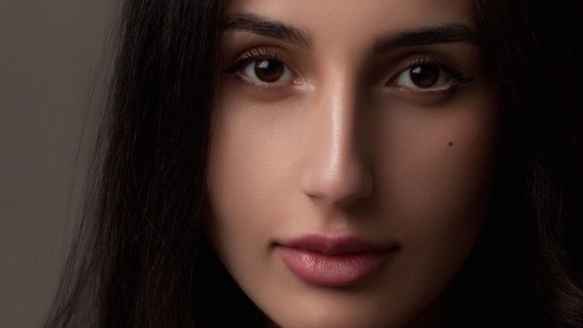 Rum's 'mesmerising' second novel goes to HQ